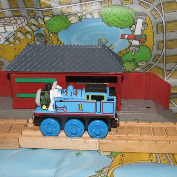 Thomas & Friends | Toys | Thomas Wooden Railway Train Engine Track ...